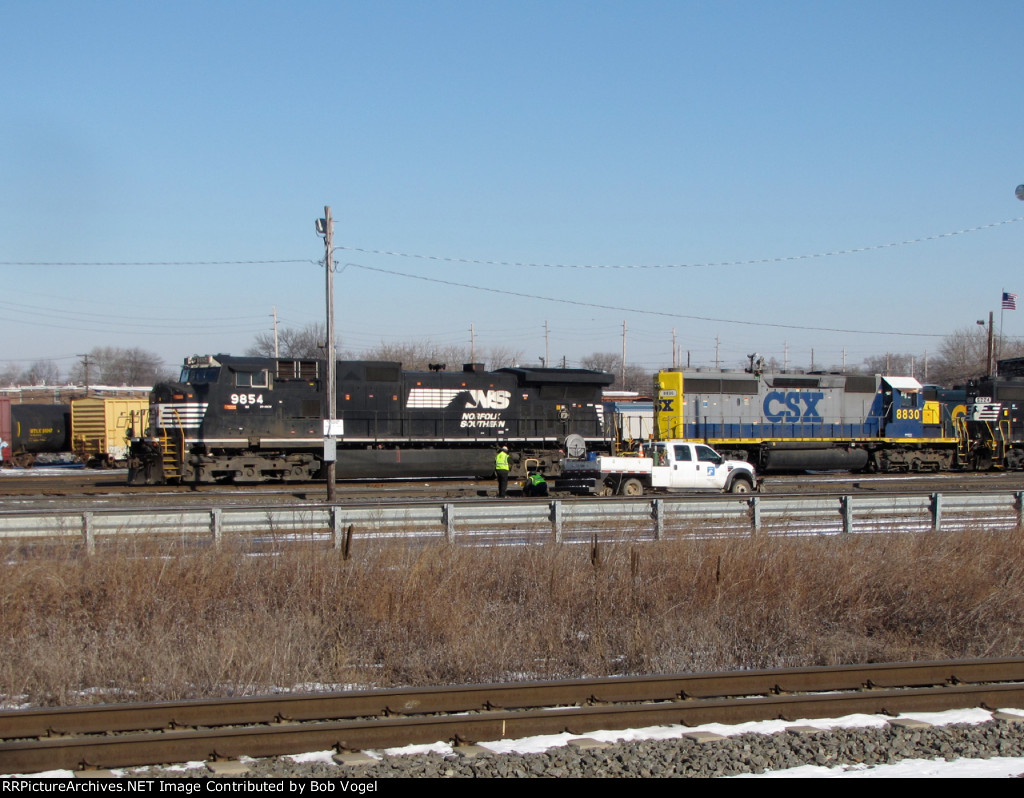 NS 9854 and CSX 8830